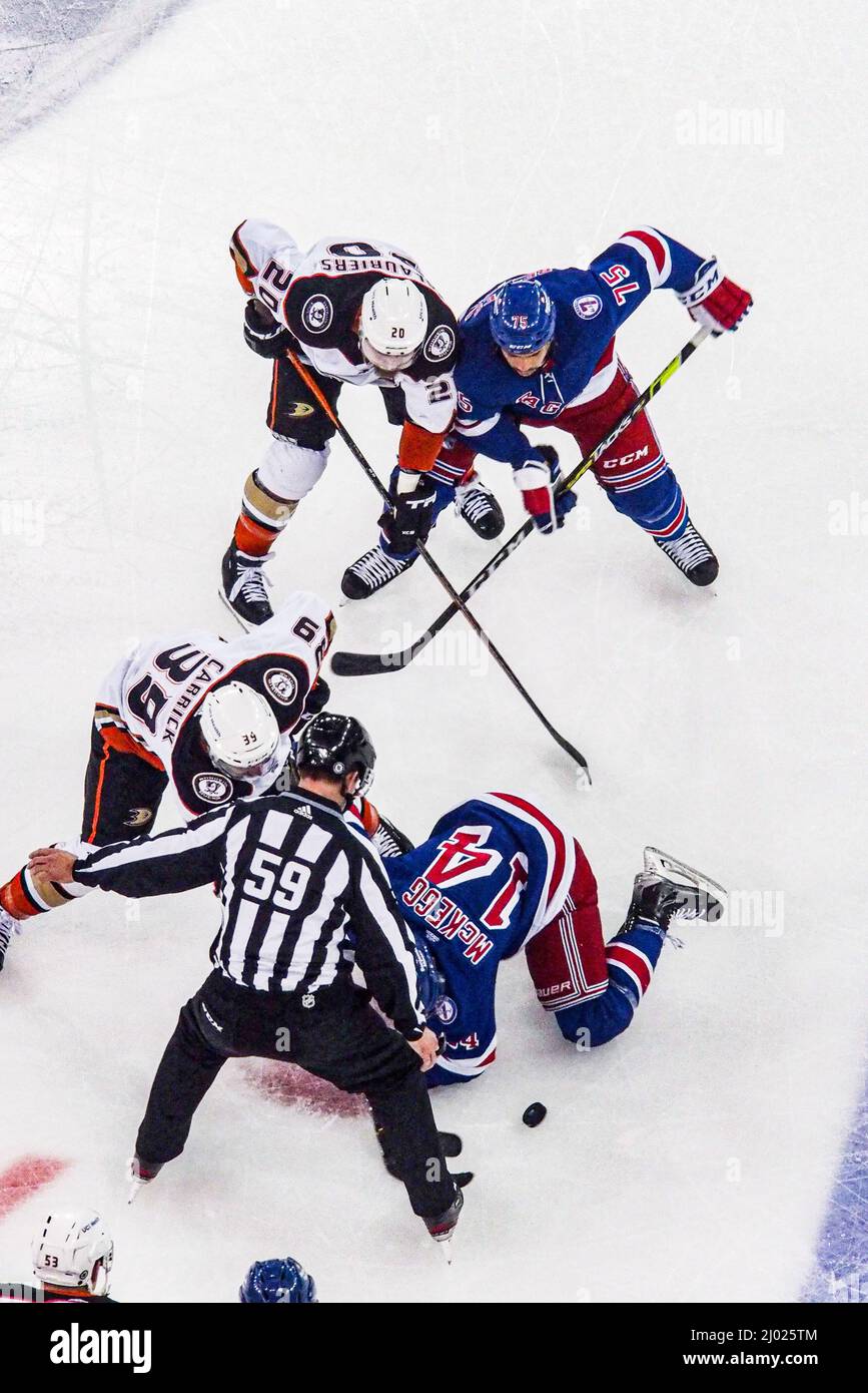 Adam fox 2022 rangers hi-res stock photography and images - Alamy