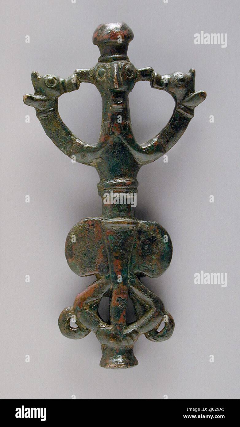 Standard staff hi-res stock photography and images - Alamy