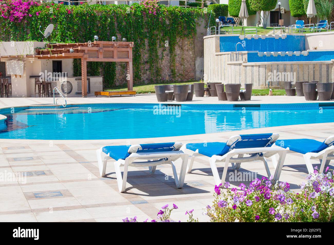 Egyptian swimming pool hi-res stock photography and images - Alamy