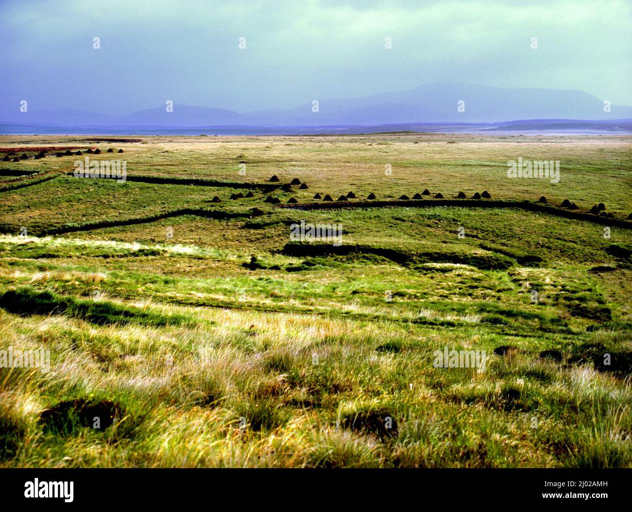 County mayo turf hi-res stock photography and images - Alamy