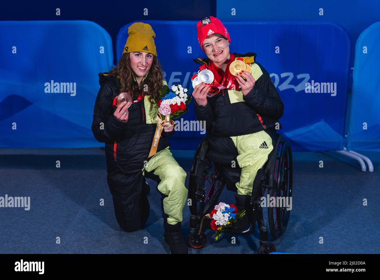 Yanqing (China) / Medal Plaza / 12.03.22 Para Ski Alpin, Siegerehrung ...