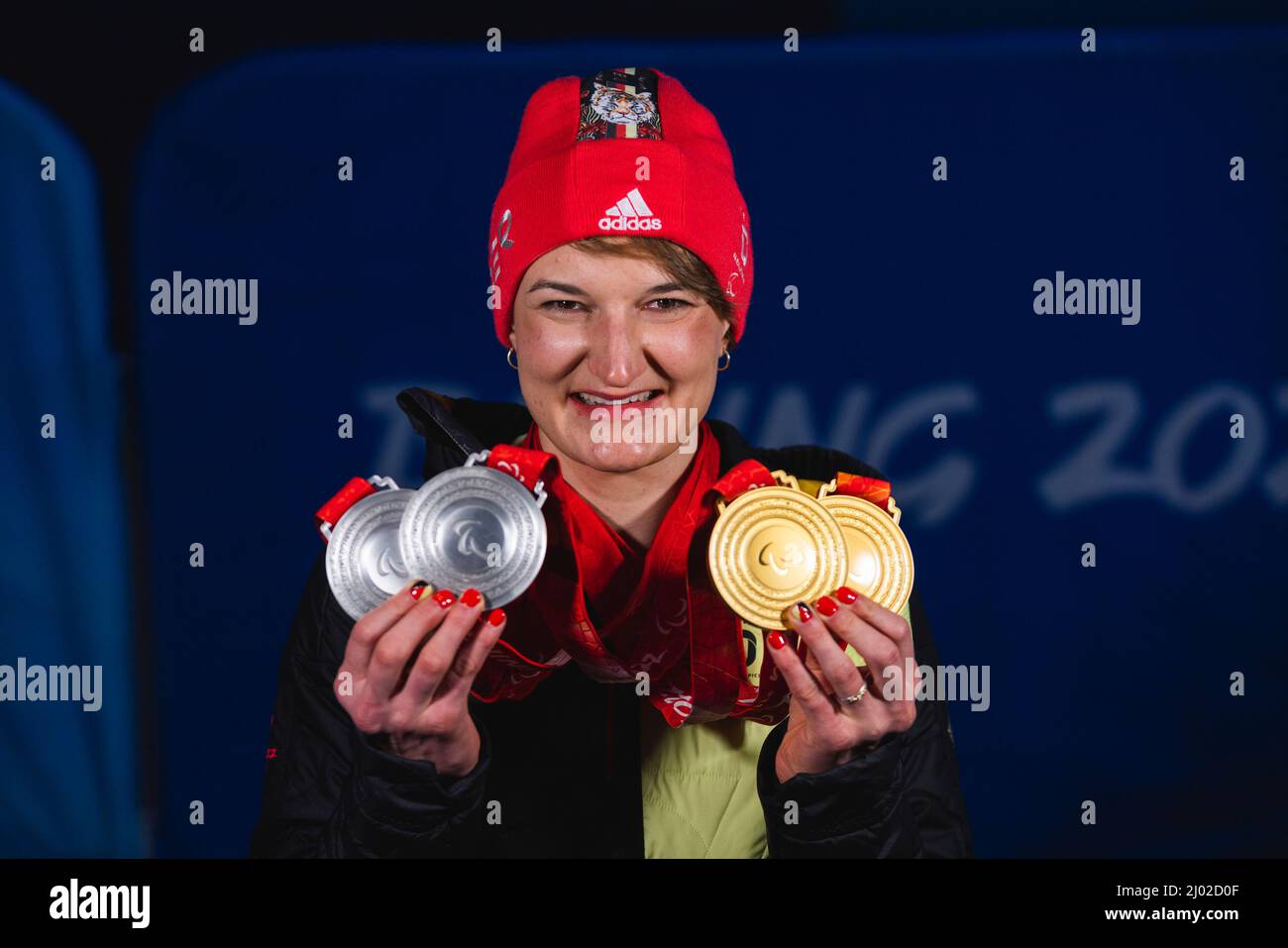 Yanqing (China) / Medal Plaza / 12.03.22 Para Ski Alpin, Siegerehrung ...