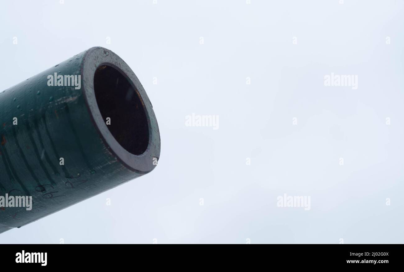Muzzle of the tank hi-res stock photography and images - Alamy