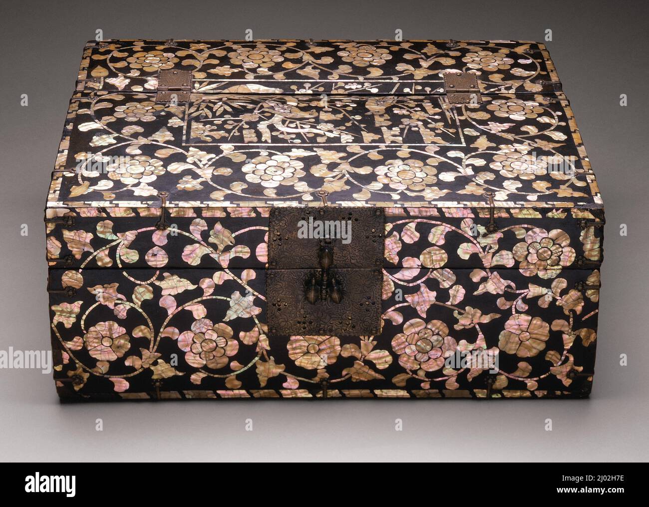 Lacquer Box with Plum Tree, Bird, Bamboo, Chrysanthemum and Arabesque ...