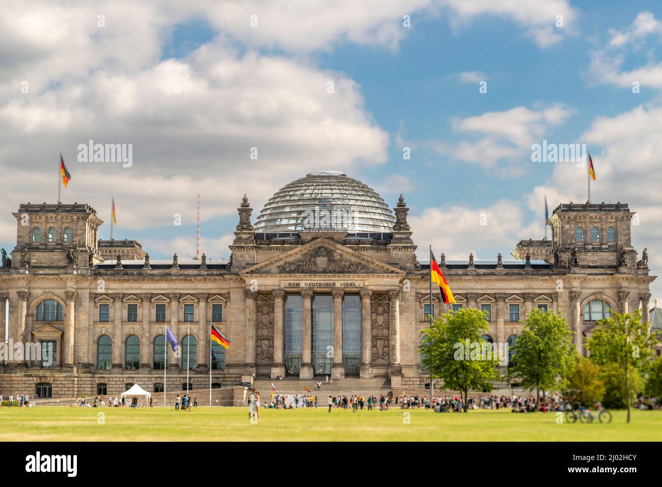 Facade of the german bundestag hi-res stock photography and images - Alamy