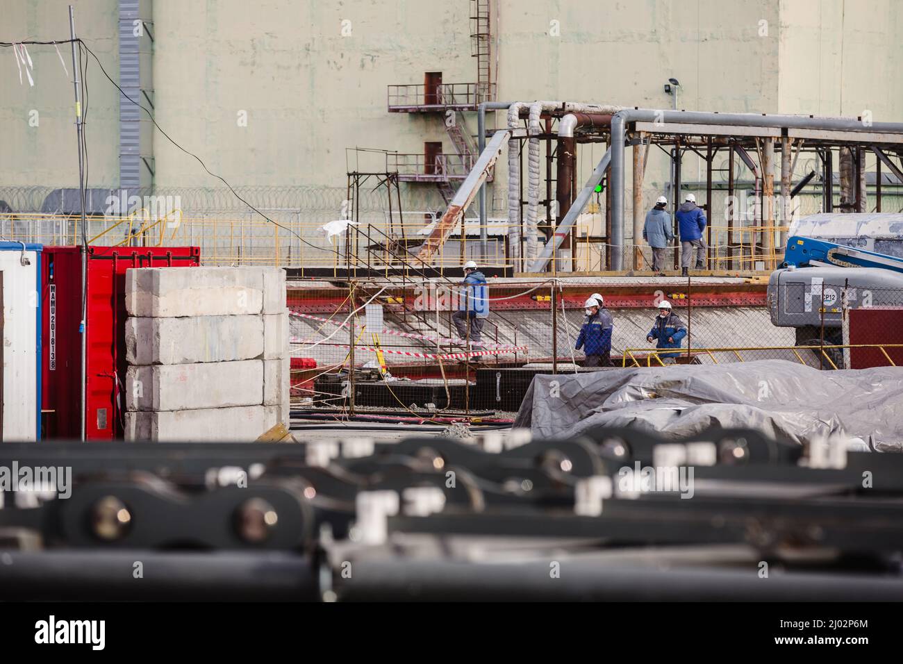 Workers and personnel of the Chernobyl nuclear power plant completed ...