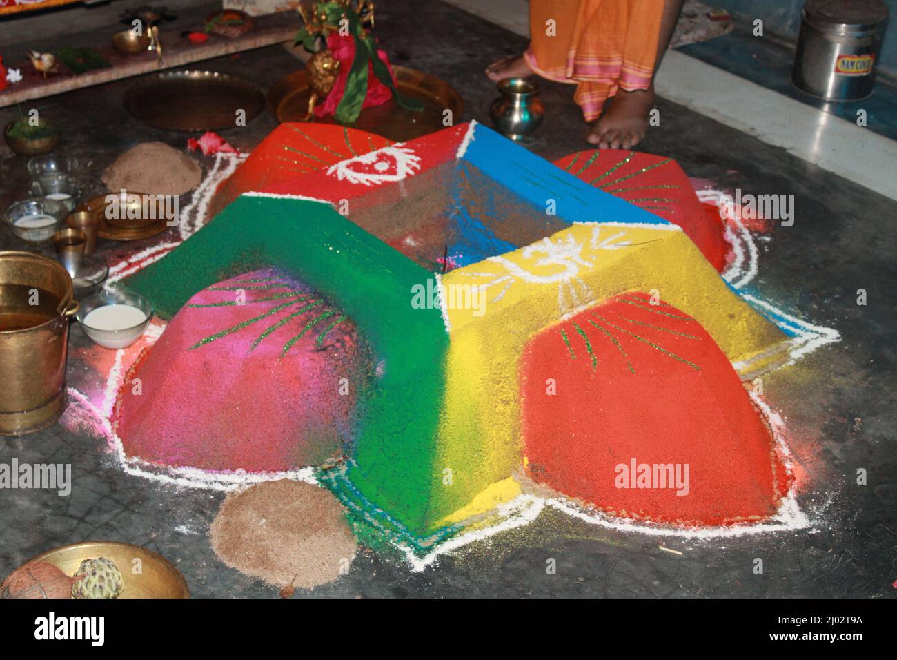 Havan kund hi-res stock photography and images - Alamy