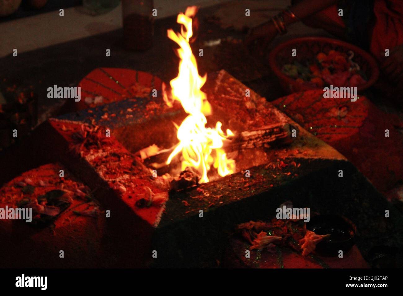 Hawan kund hi-res stock photography and images - Alamy