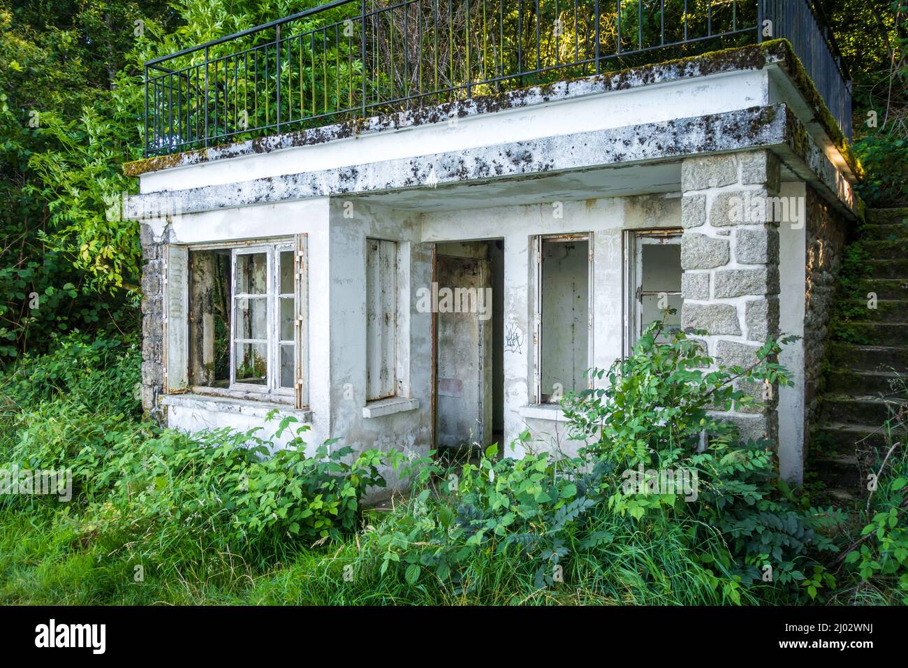 Old dirty abandoned house in a forest Stock Photo - Alamy