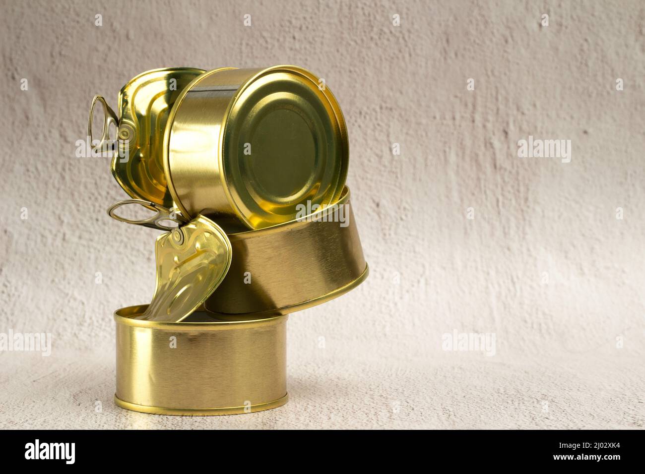 Empty food donation box hi-res stock photography and images - Alamy