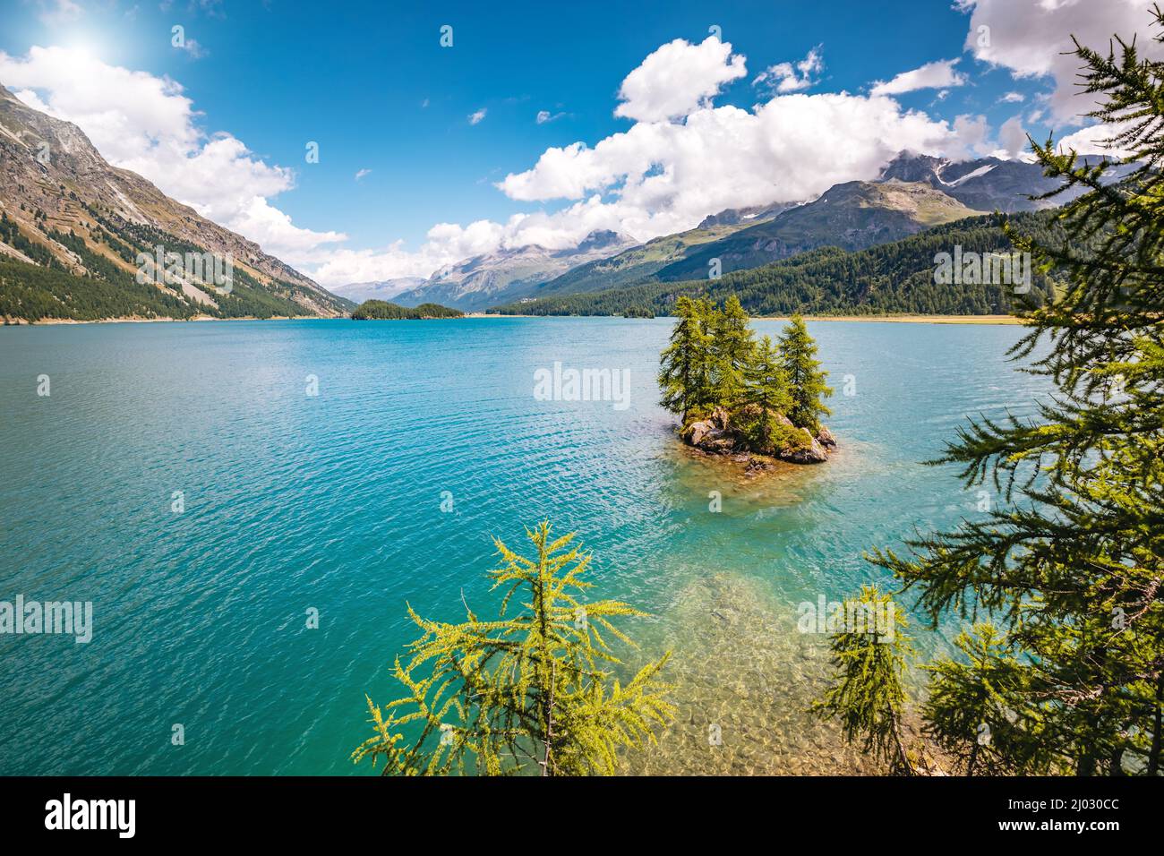 Great view on azure lake Silsersee (Sils) and peak Piz Corvatsch ...