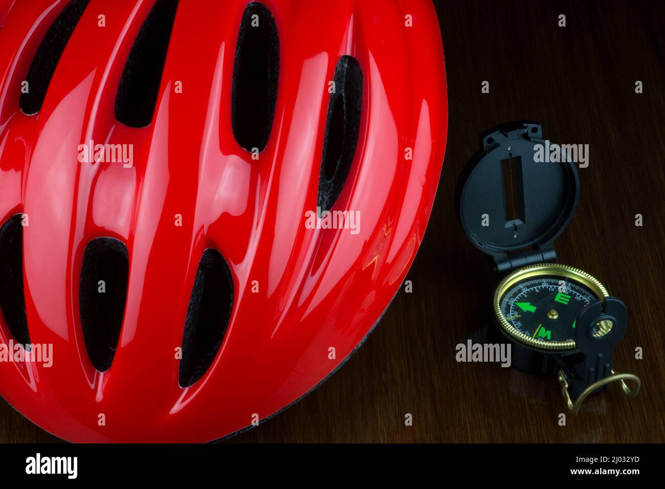 Red cycle helmet hi-res stock photography and images - Alamy