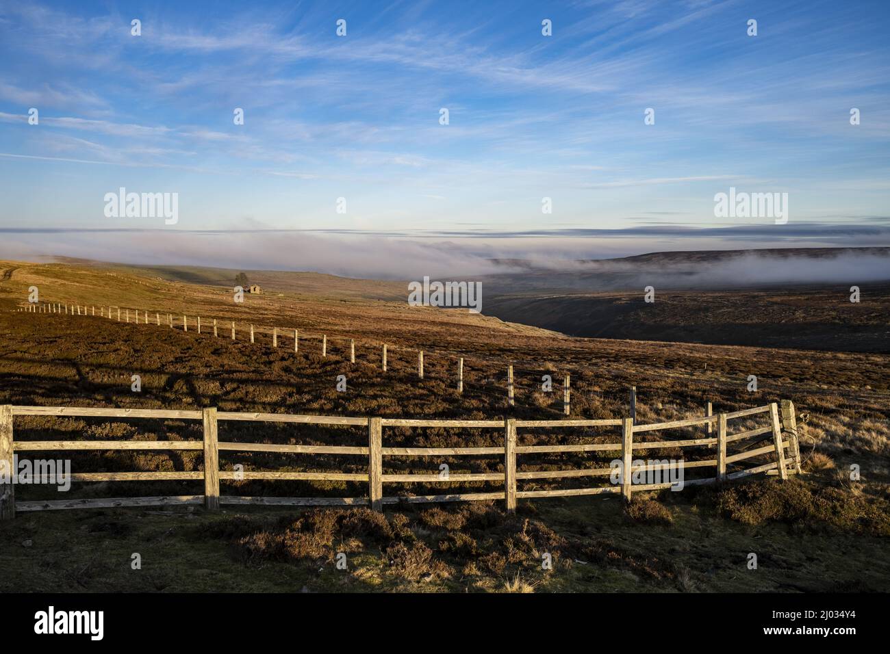 Fence of the fields. Durham, North East England Stock Photo - Alamy