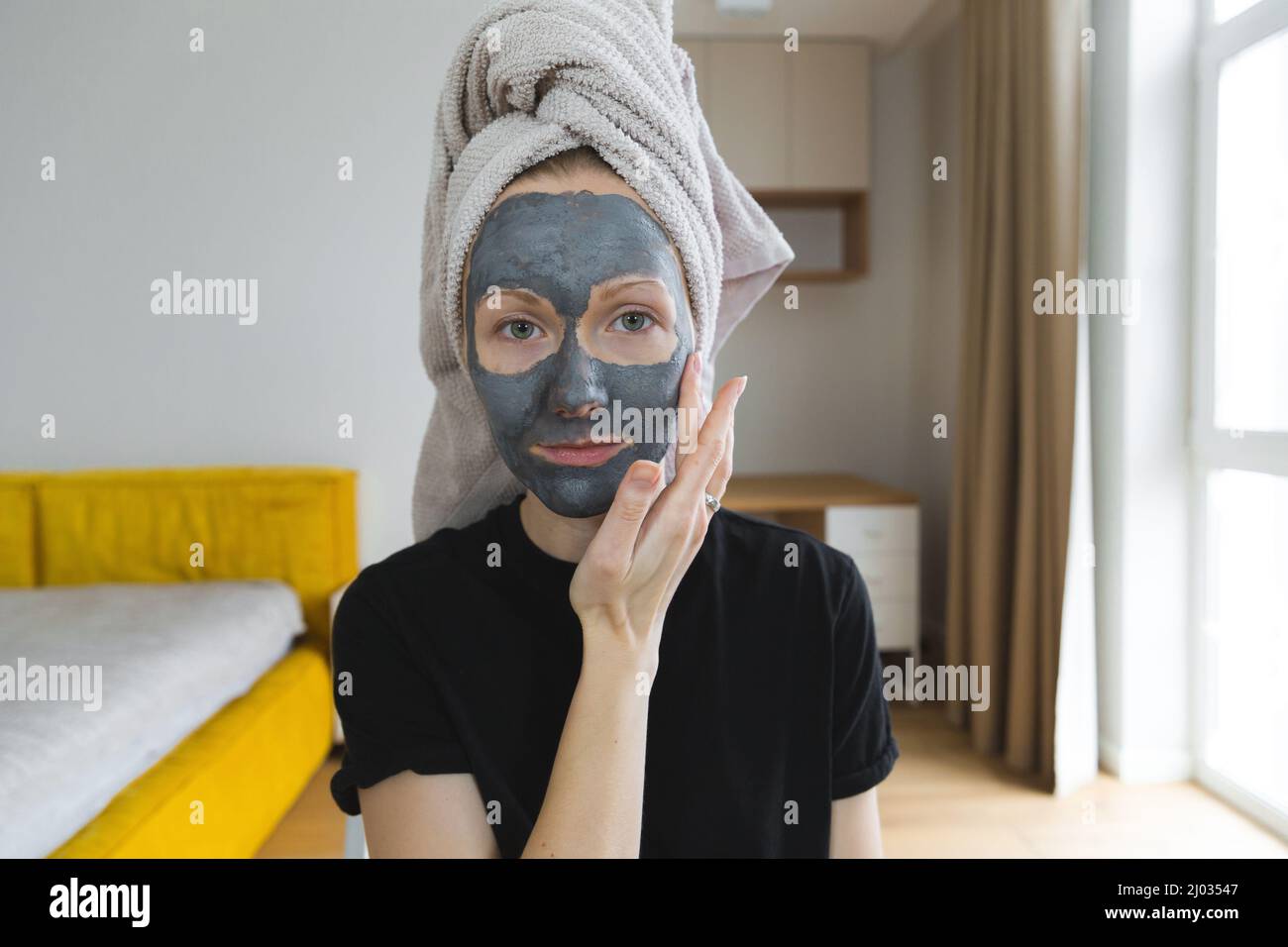 Home face peel hi-res stock photography and images - Alamy