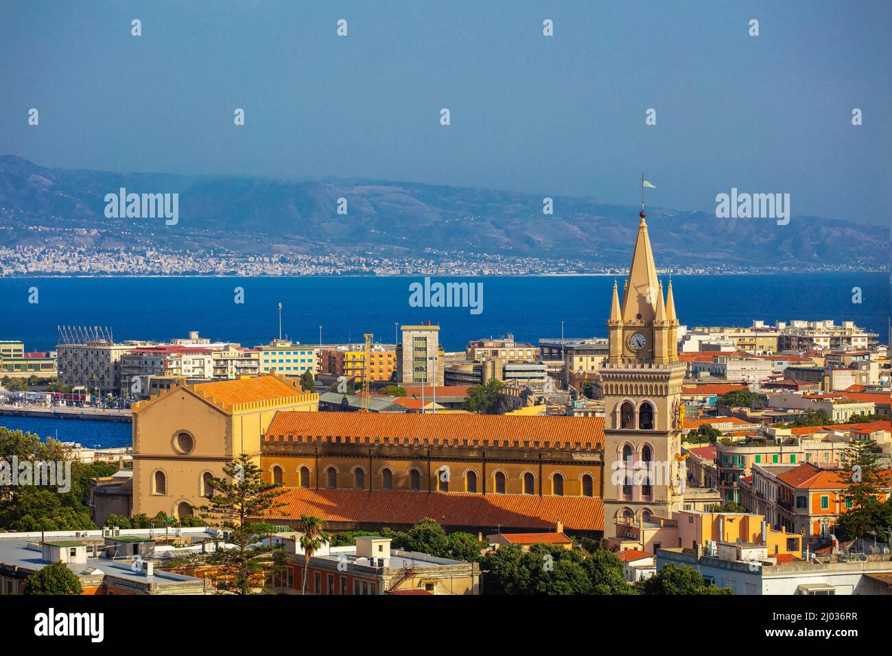Mediterranean churches hi-res stock photography and images - Alamy