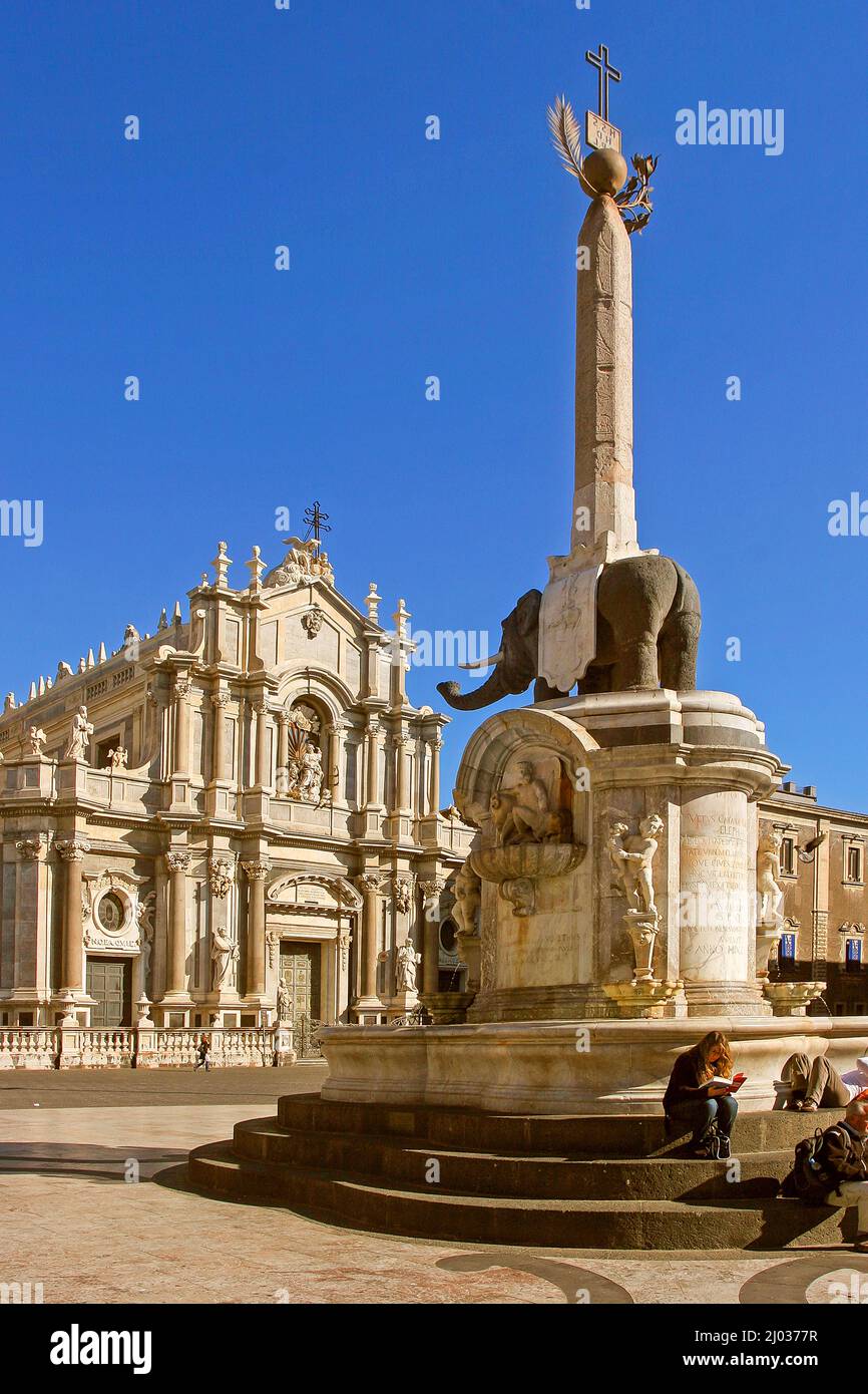 Piazza Duomo, Catania, Sicily, Italy, Europe Stock Photo - Alamy