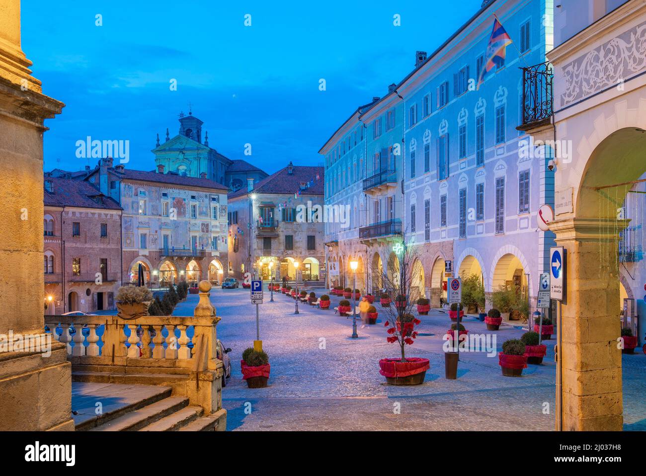 Cuneo italy piazza hi-res stock photography and images - Alamy