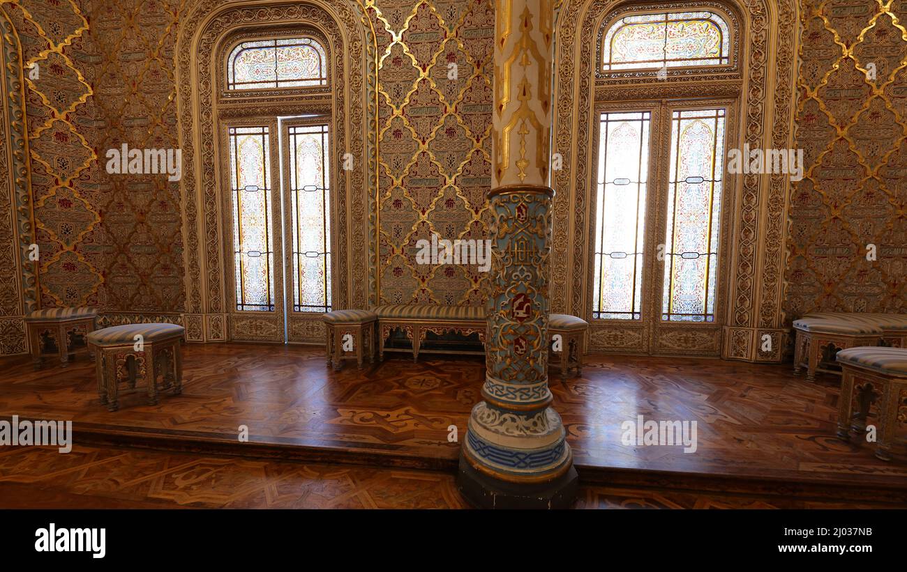 Arabic palace room hi-res stock photography and images - Alamy