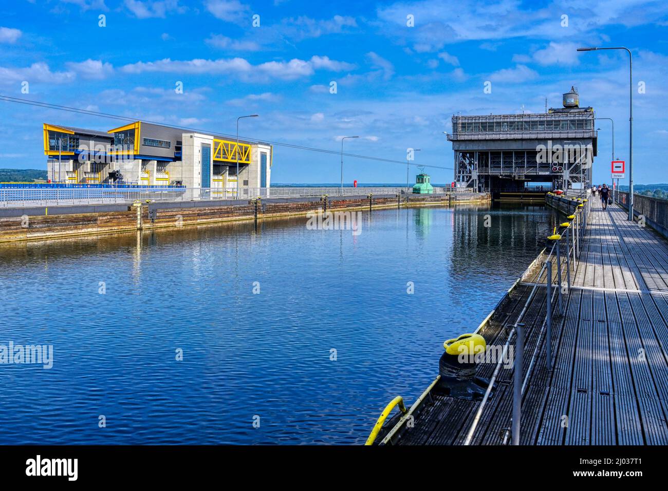 Ship lift canal hi-res stock photography and images - Alamy