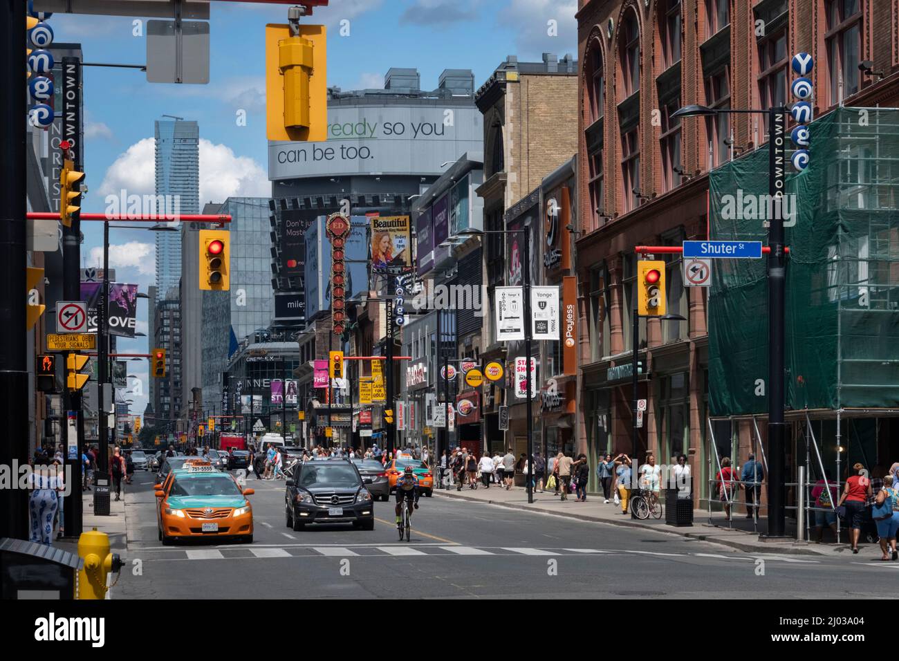 Toronto traffic light hi-res stock photography and images - Alamy