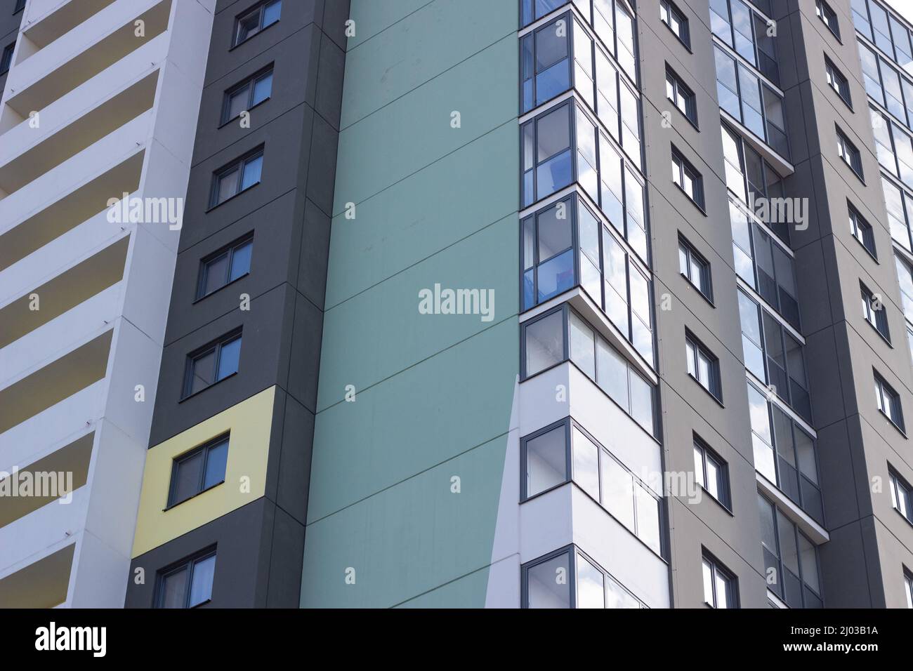 Condo building exterior hi-res stock photography and images - Alamy