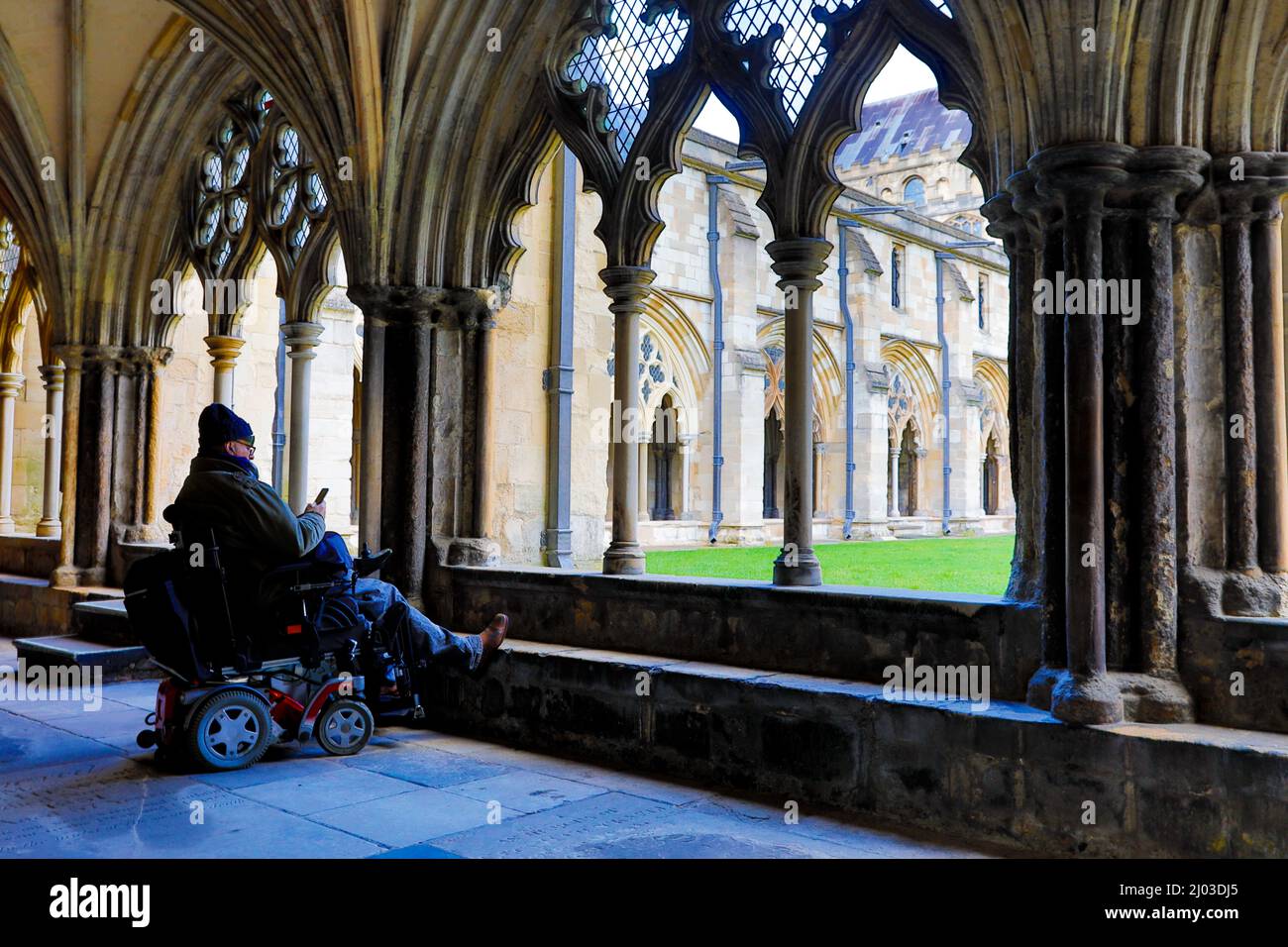 Cloister walkway hi-res stock photography and images - Alamy