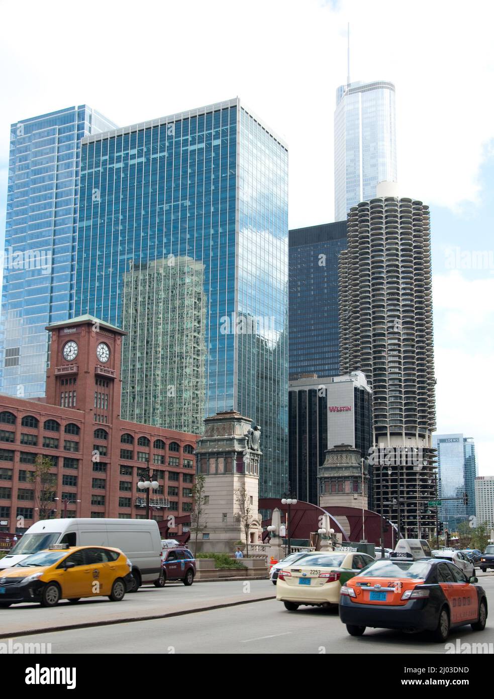 Street scene with Skyscrapers, including Marina City, Chicago, Illinois ...