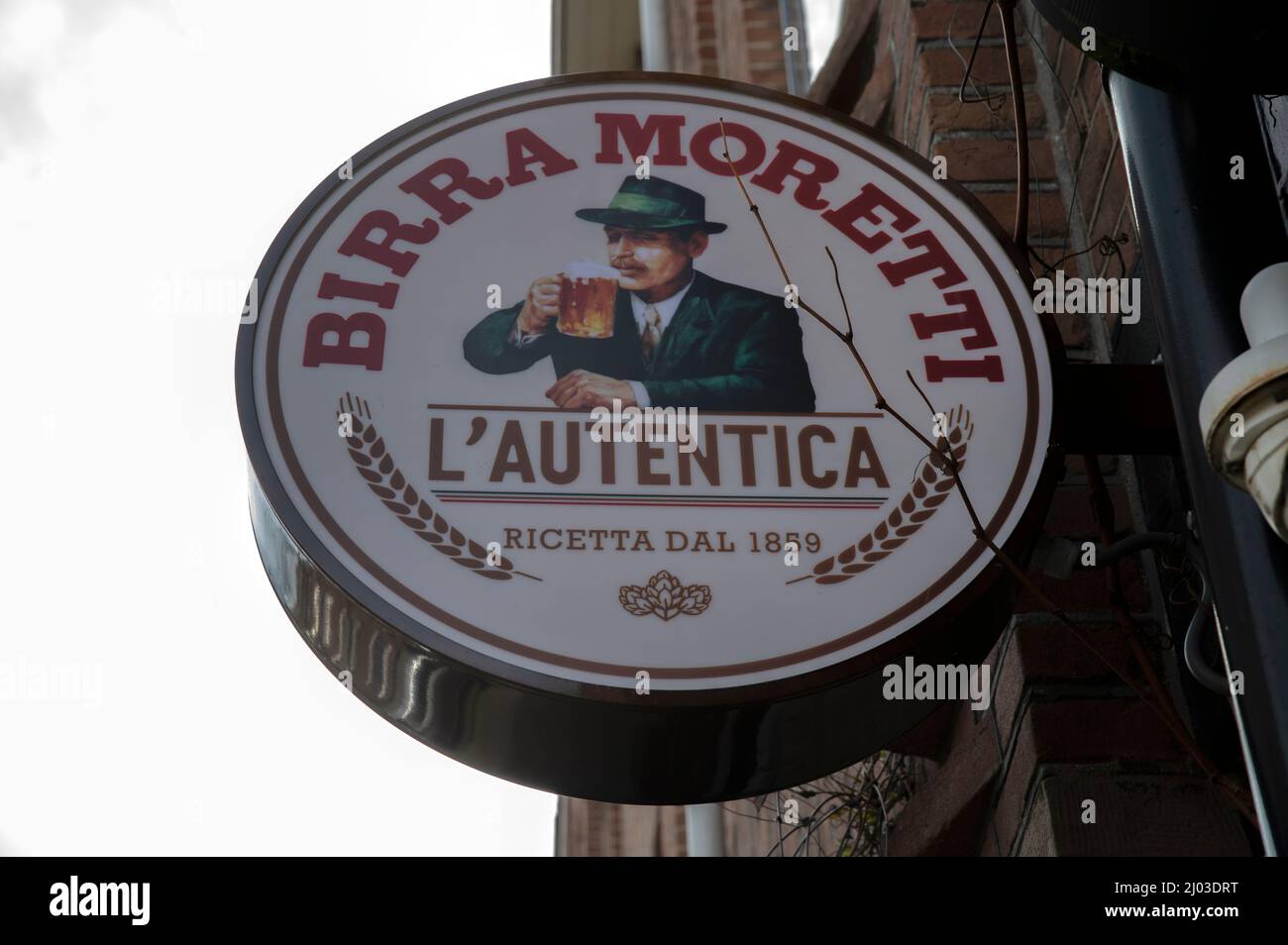 Moretti logo hi-res stock photography and images - Alamy