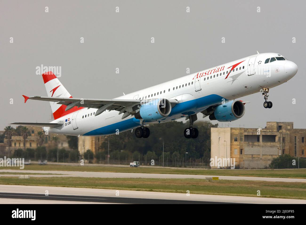 Austrian Airlines (Tyrolean Airways) Airbus A321-111 [OE-LBB] take off ...