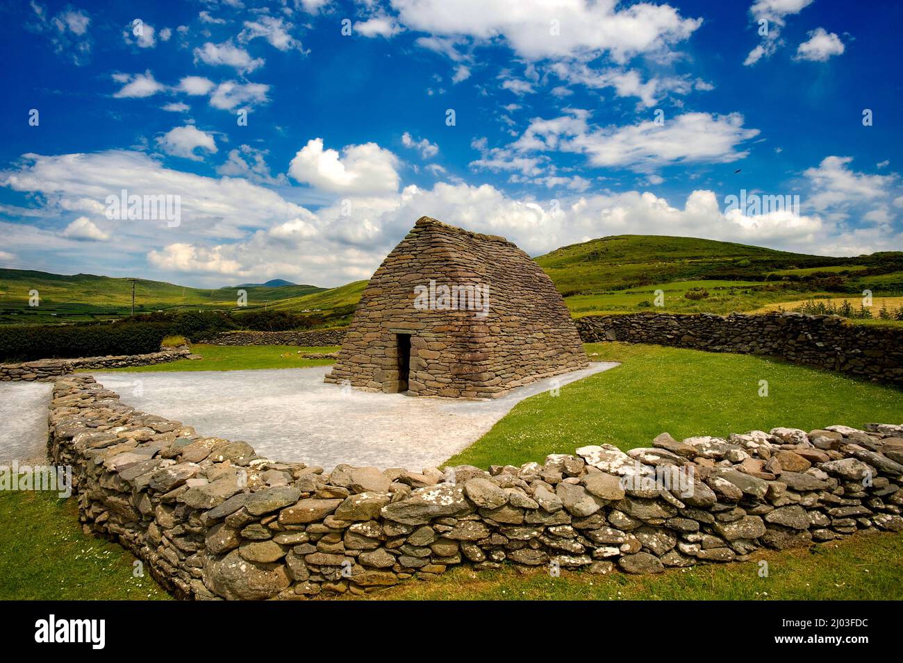 Gallarus Oratory, Dingle, County Kerry, Ireland Stock Photo - Alamy