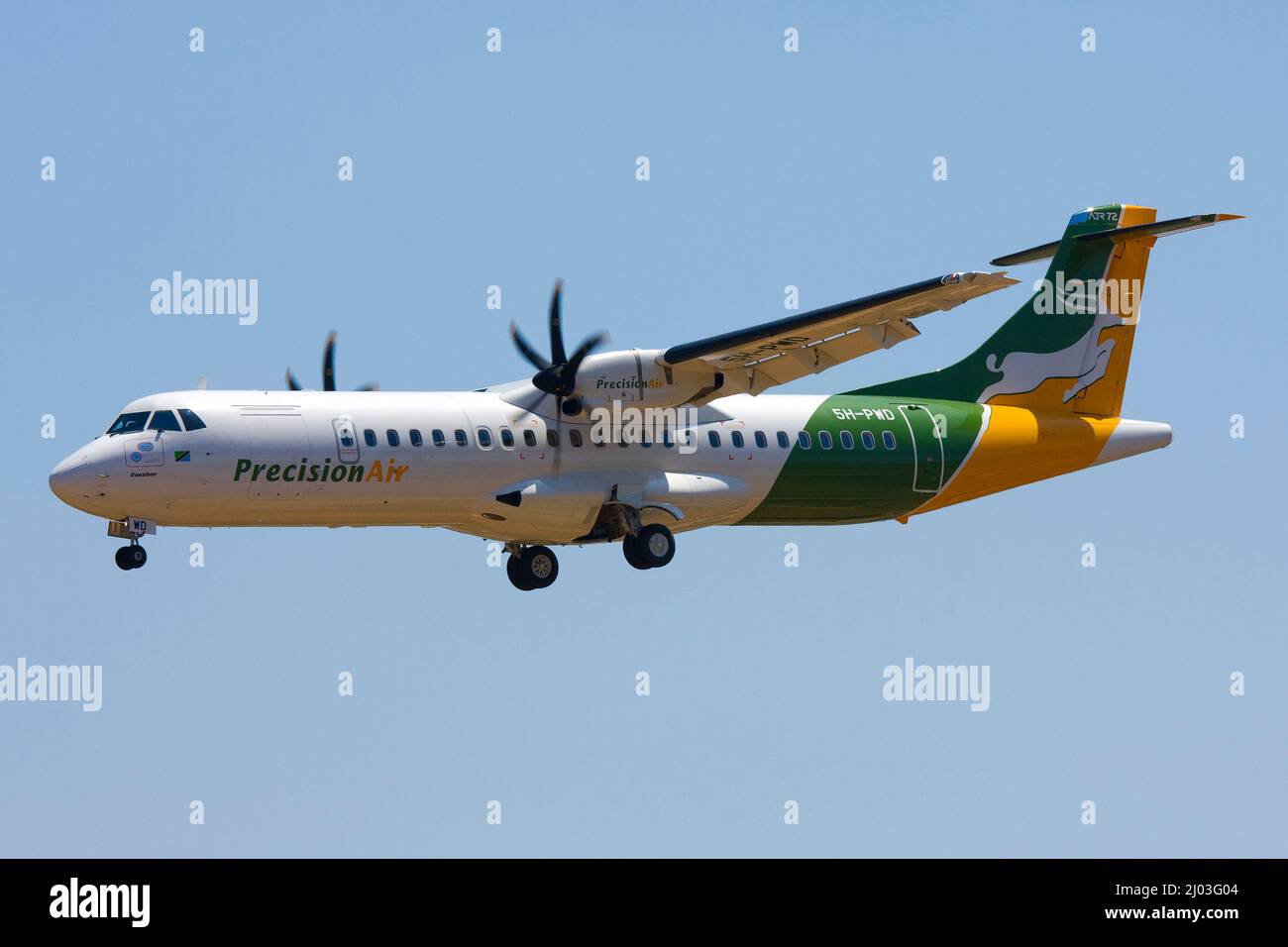 Precision Air ATR ATR-72-500 (ATR-72-212A) (REG: 5H-PWD) on short ...