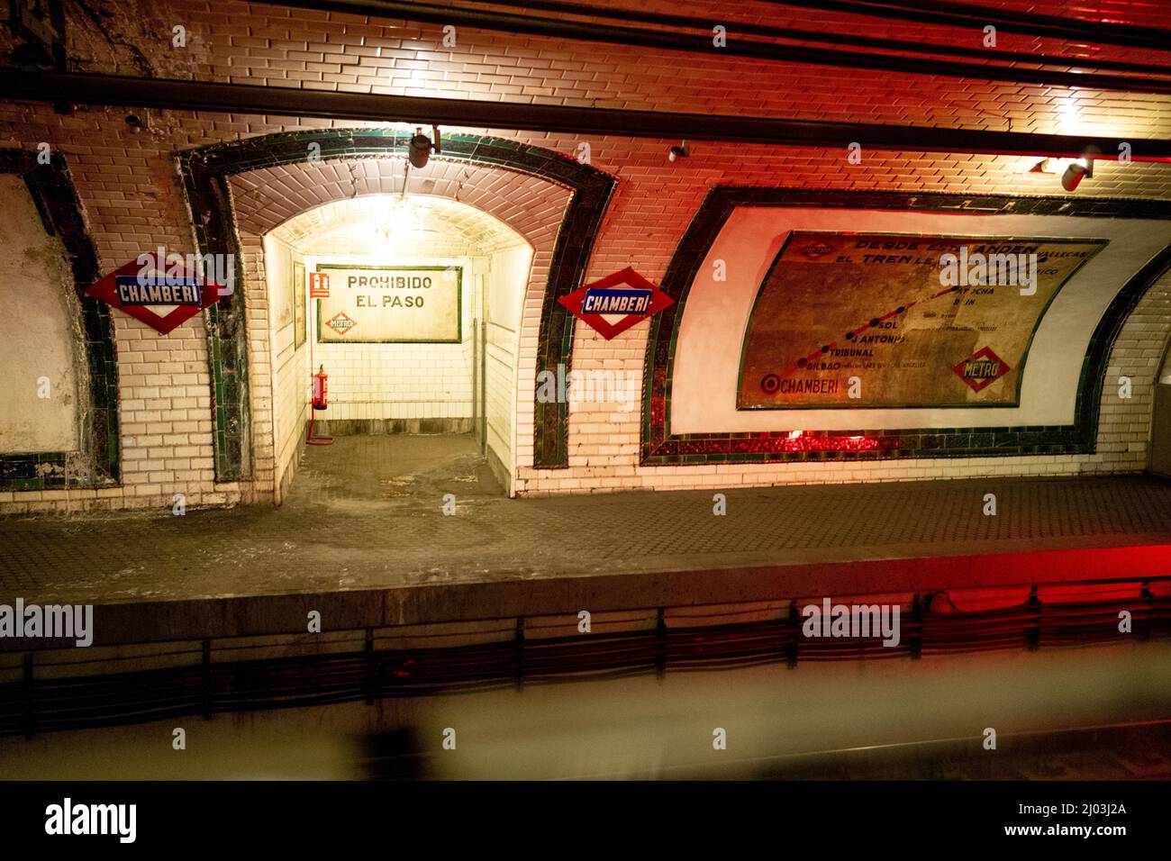 Chamberí metro station madrid hi-res stock photography and images - Alamy