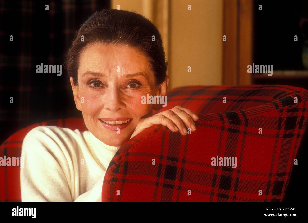 Actress audrey hepburn hi-res stock photography and images - Alamy