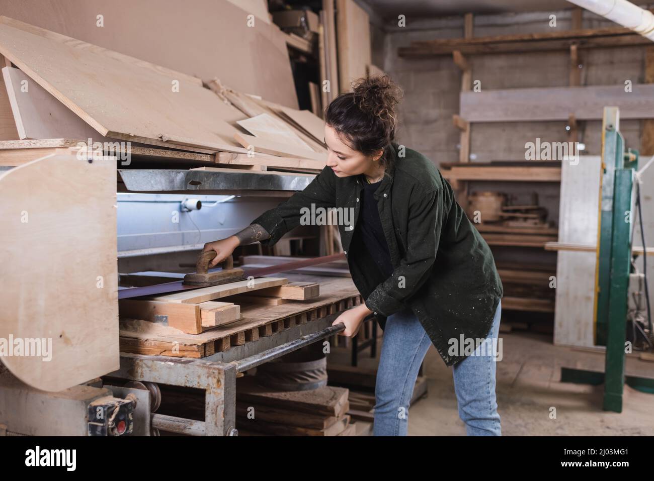 Self polishing hi-res stock photography and images - Alamy