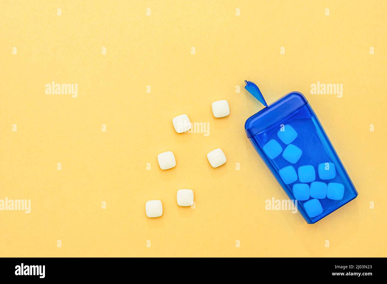 Object falling from a plane hi-res stock photography and images - Alamy