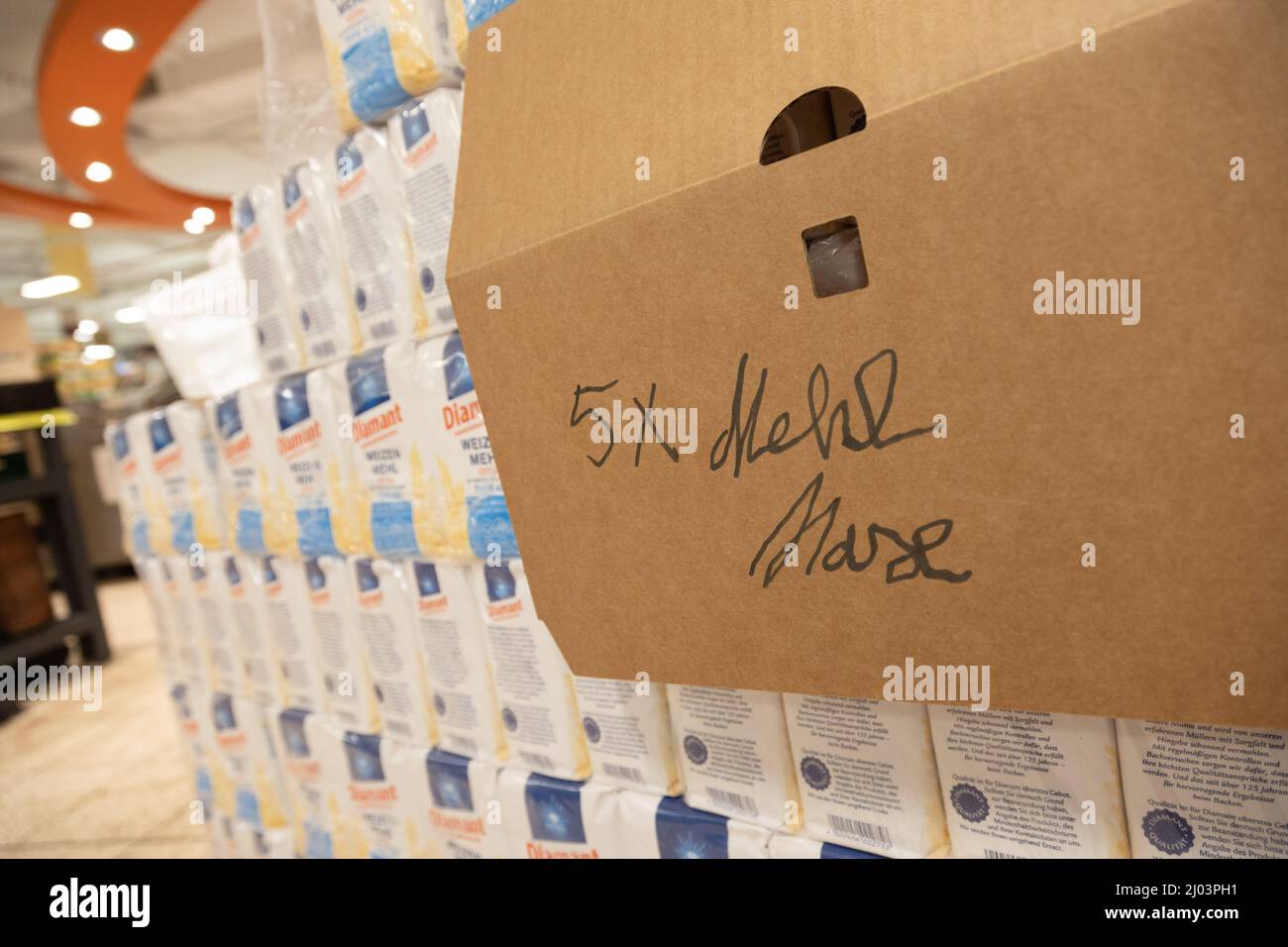 Bielefeld, Germany. 16th Mar, 2022. "5x Flour Max" is written on a ...