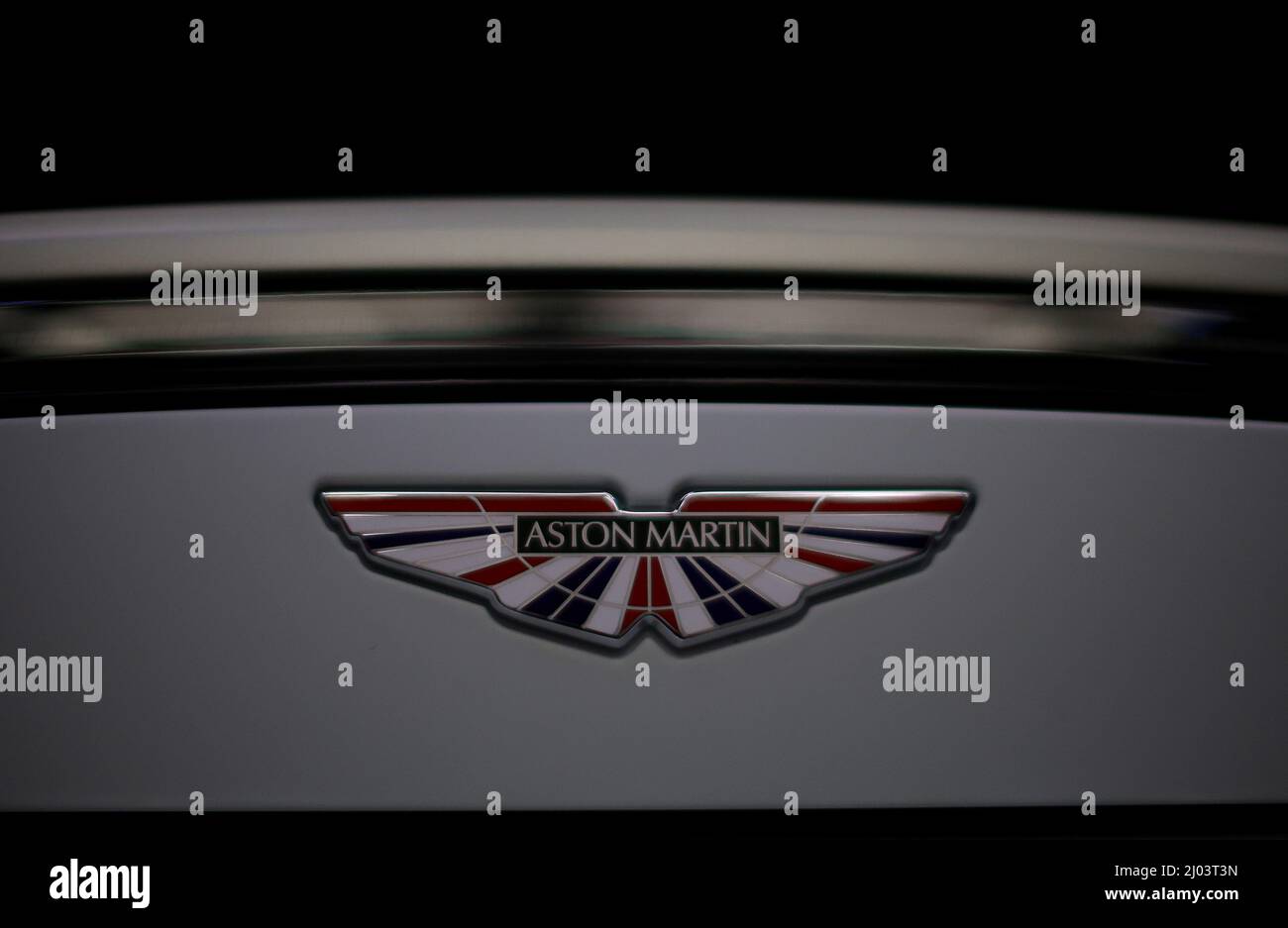 Car vantage logo hi-res stock photography and images - Alamy