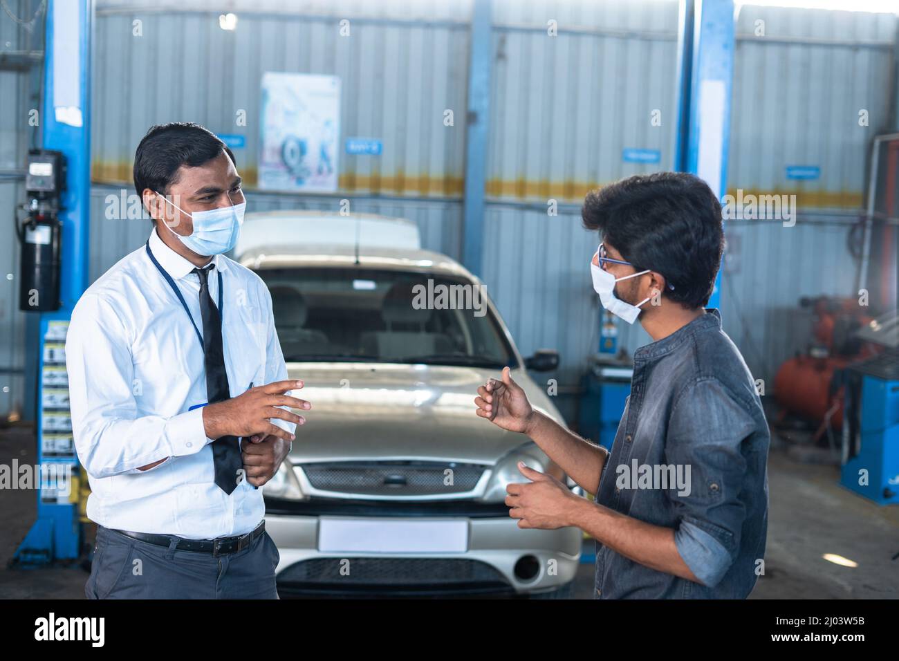 Garage face hi-res stock photography and images - Alamy