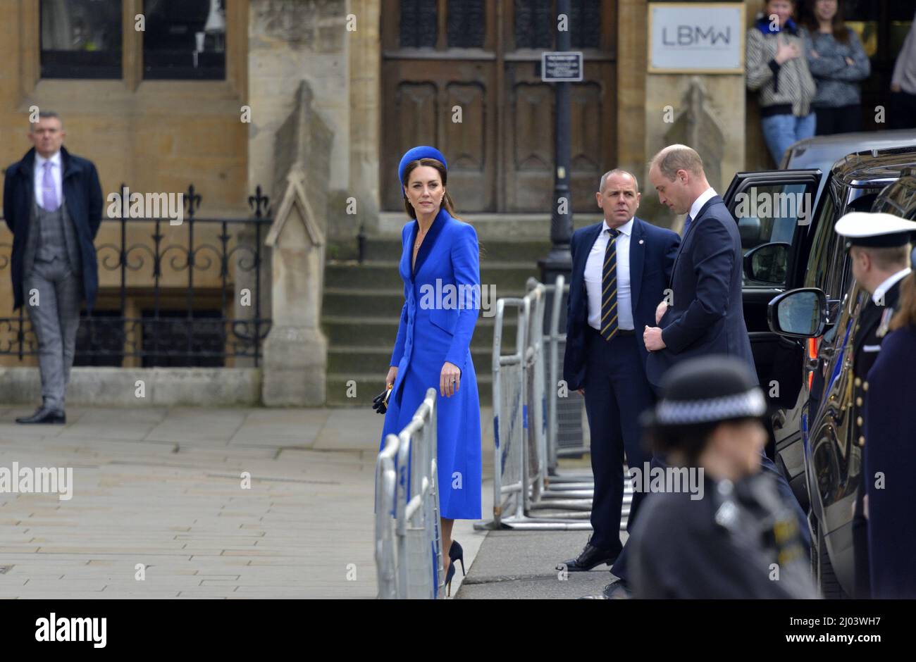 Prince William and Catherine / Duke and Duchess of Cambridge arriving ...
