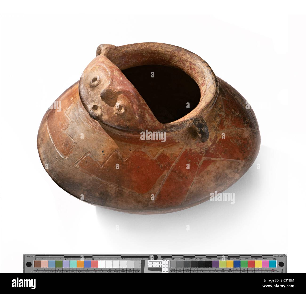 "Gritón" Figure Jar with incised designs. Colombia, Nariño Highlands or ...