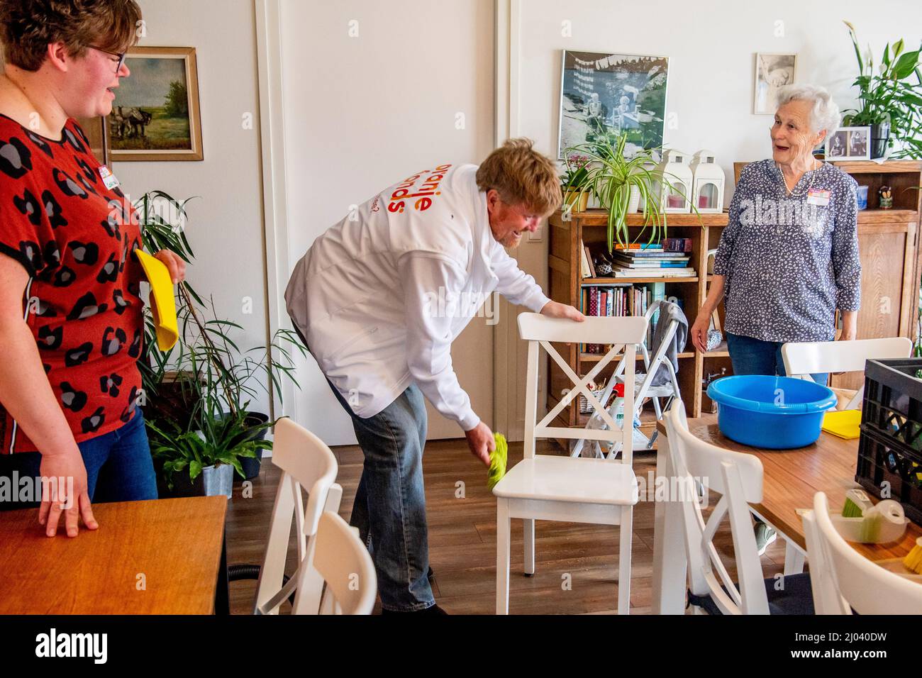 12-03-2022 Brielle King Willem-Alexander voluntering at Zorgboerderij ...