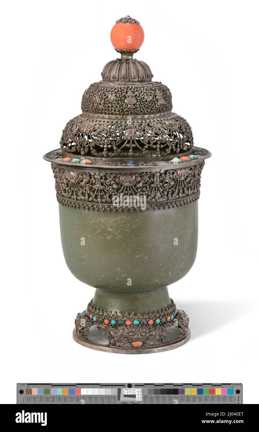 Silver fittings hi-res stock photography and images - Alamy