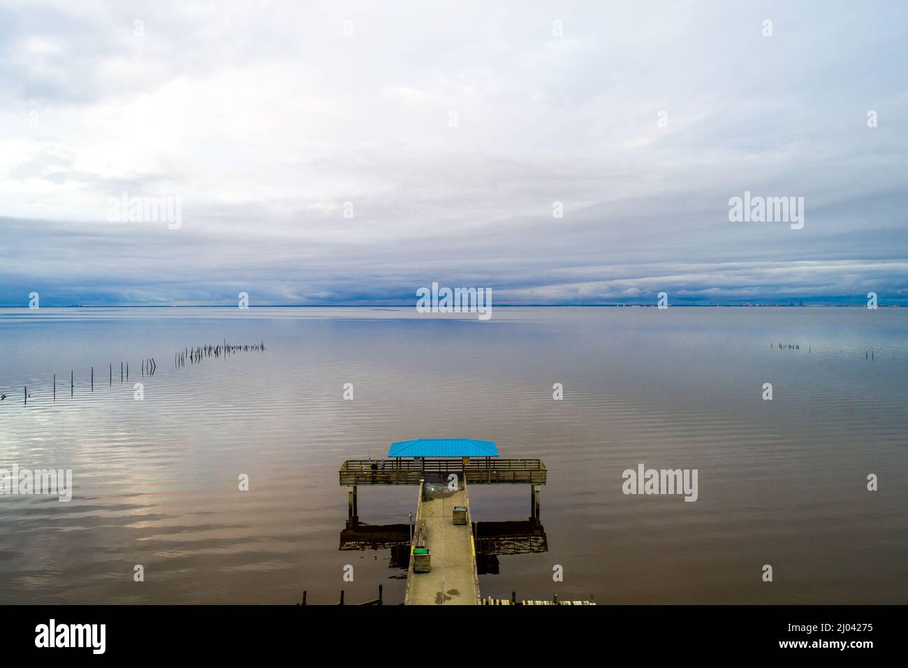 Overcast evening on Mobile Bay Stock Photo - Alamy