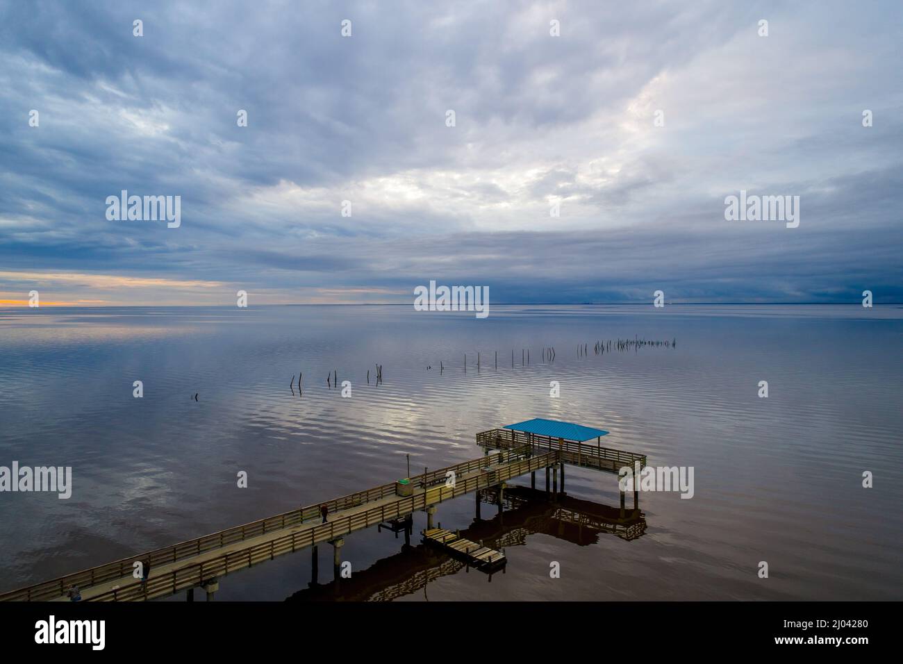 Overcast evening on Mobile Bay Stock Photo - Alamy