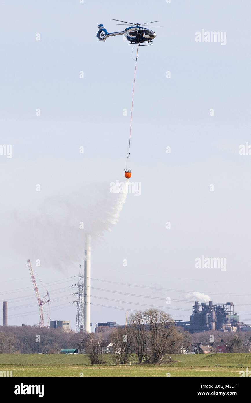 Fire water external load tank for helicopter hi-res stock photography ...