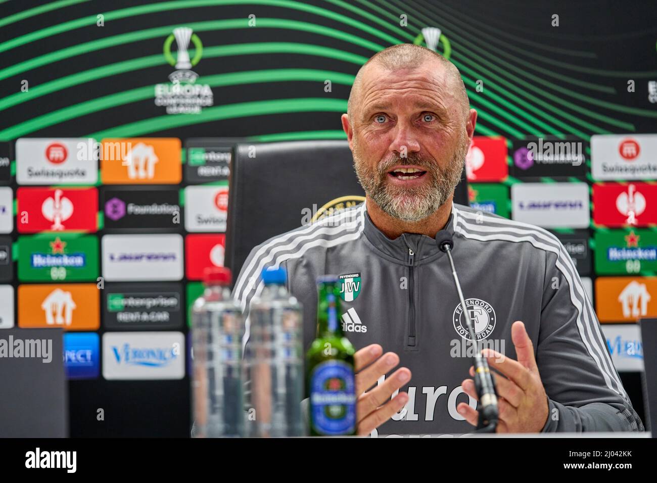Feyenoord assistent trainer john de wolf hi-res stock photography and ...