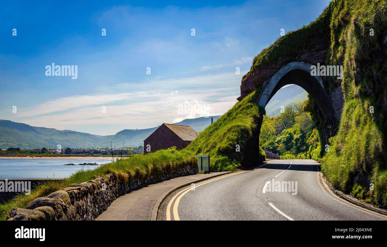Red arch hi-res stock photography and images - Alamy