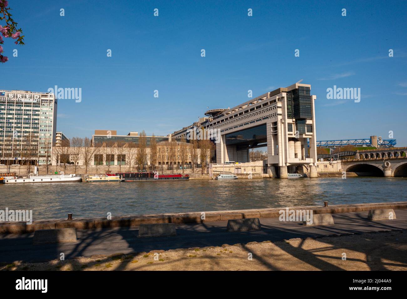 Paris, Economy Minister building, Bercy, Ministère de l'économie ...