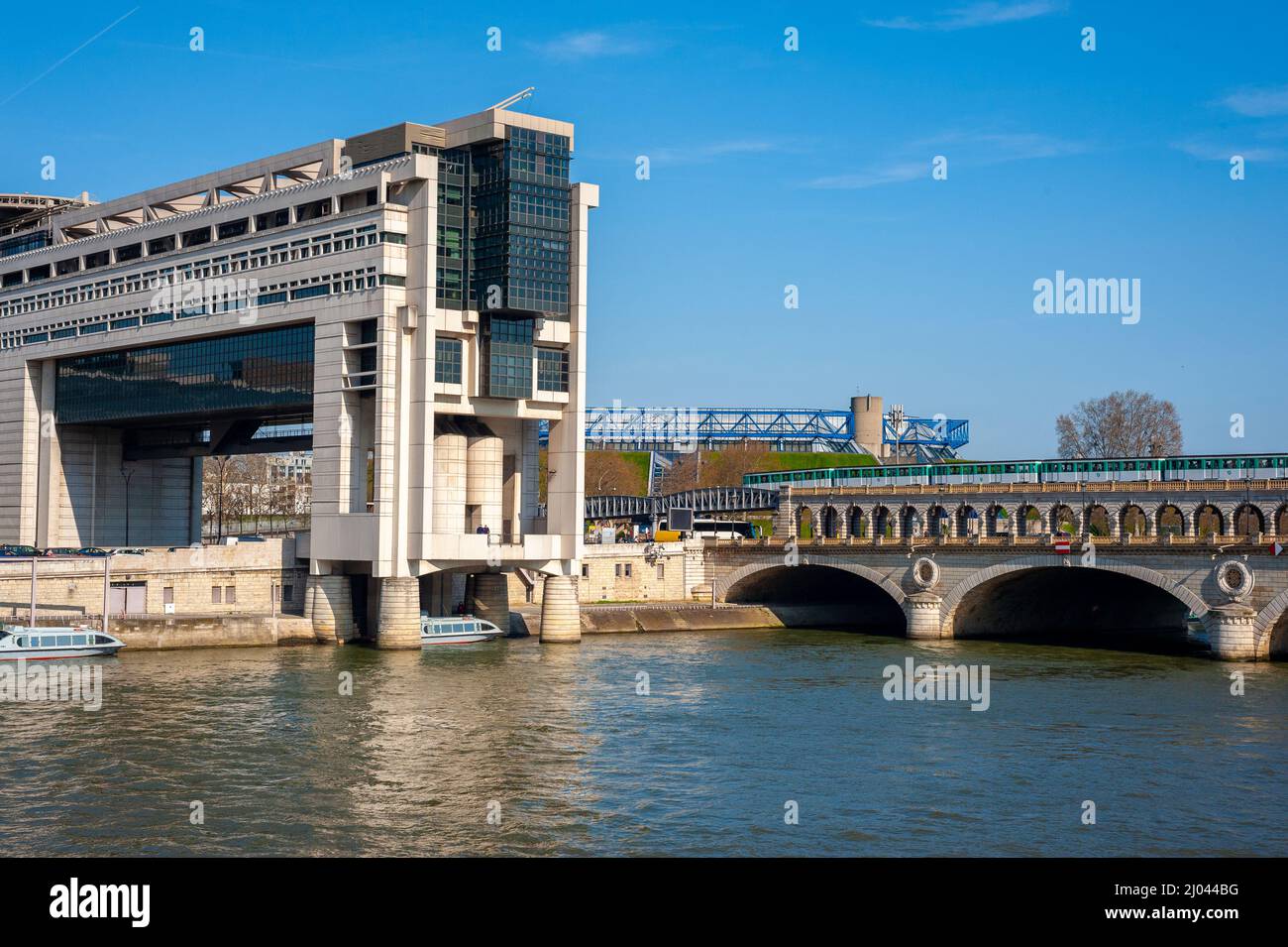 Paris, Economy Minister building, Bercy, Ministère de l'économie ...