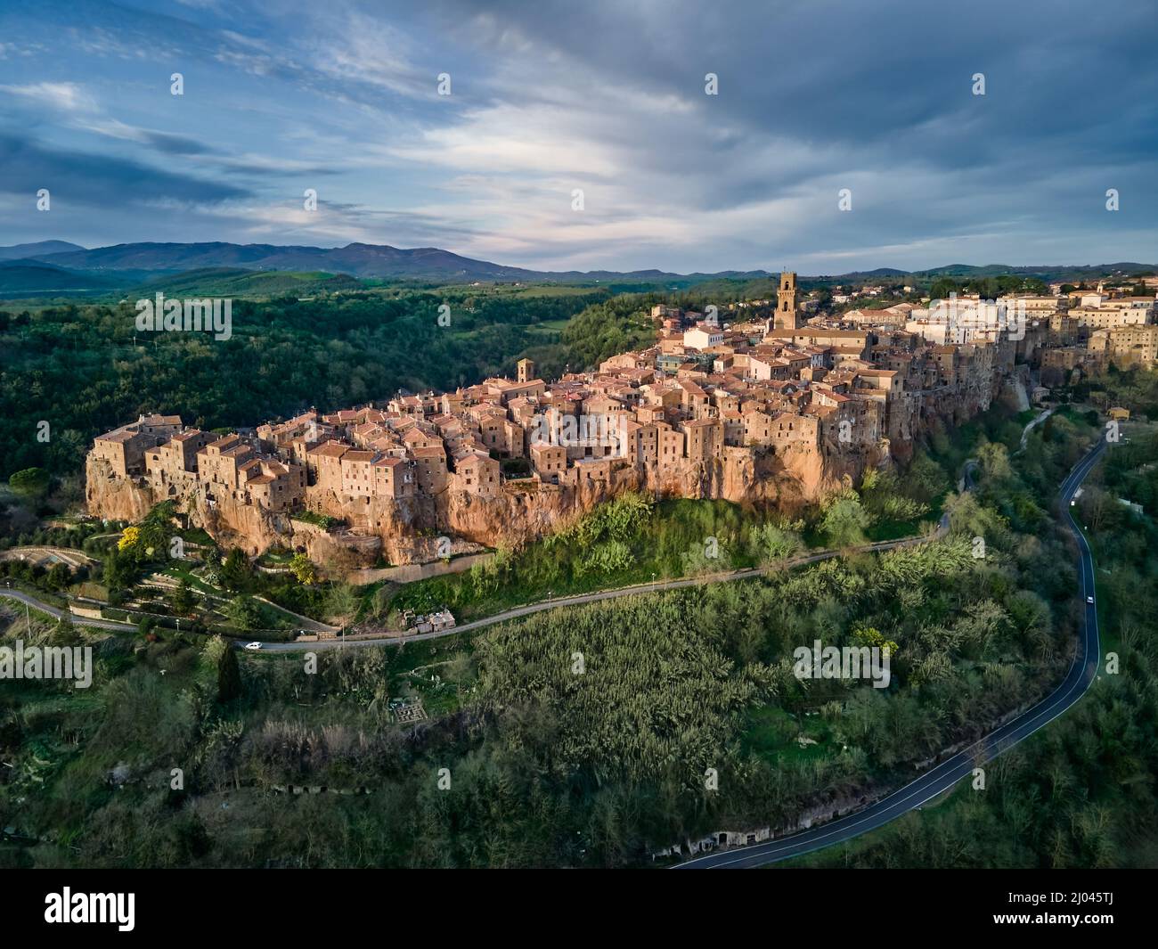 Pitigliano tuscany aerial view medieval hi-res stock photography and ...